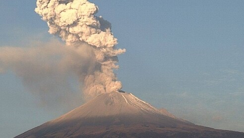 Messico: la spettacolare eruzione del vulcano Colima