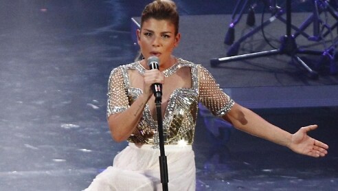 Il look di Emma ai Wind Music Awards 2015