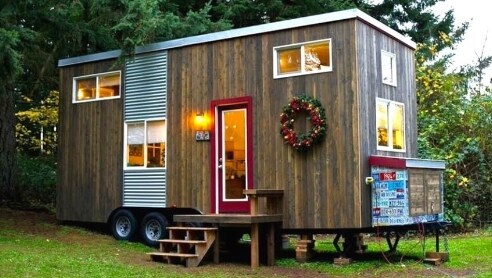 La piccola roulotte si trasforma in una casa piena di comfort