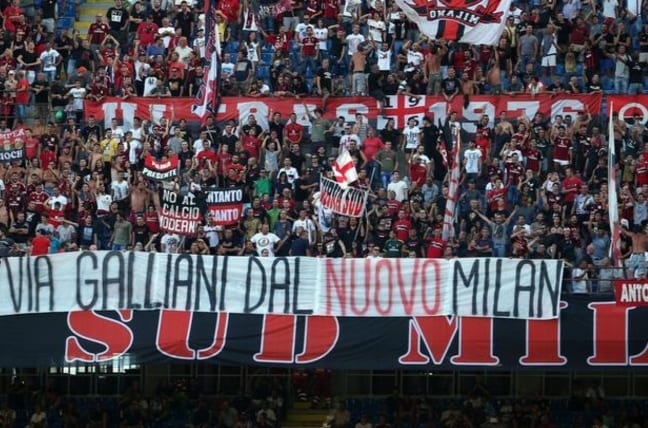 "Via Galliani dal nuovo Milan": lo striscione della curva Sud del San Siro