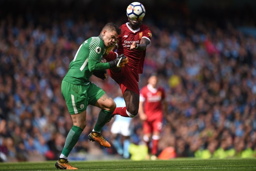 Mane, fallo killer: calcio in faccia a Ederson.