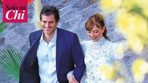 Annalisa e Francesco Muglia sposi, le foto del sì in riva al mare