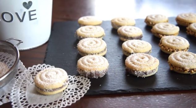 Chocolate hazelnut spread swirl cookies: a tasty dessert to serve your ...