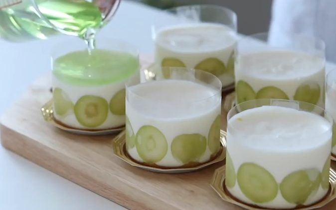 No-Bake Grape yogurt mousse: you'll love this mini dessert