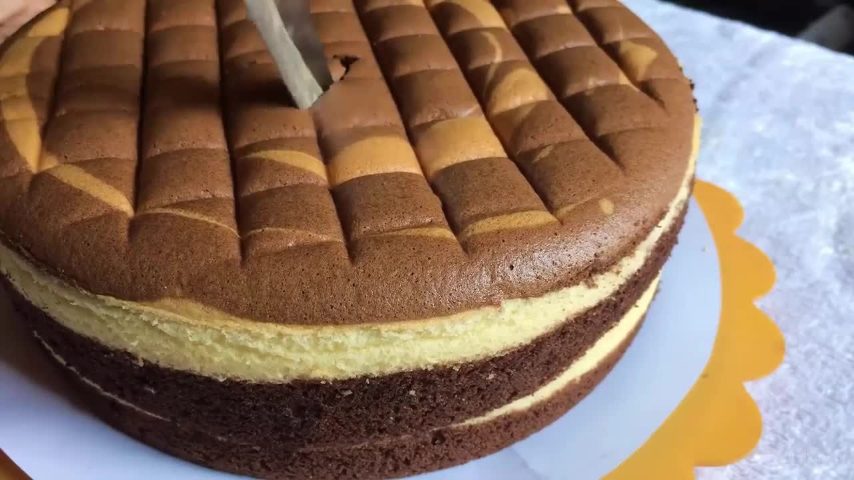 Fluffy Zebra Cake: The Perfect Dessert To Eat For Lunch Or Dinner