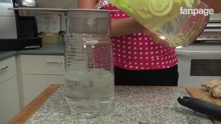 An easy to prepare daily drink that helps reduce water retention