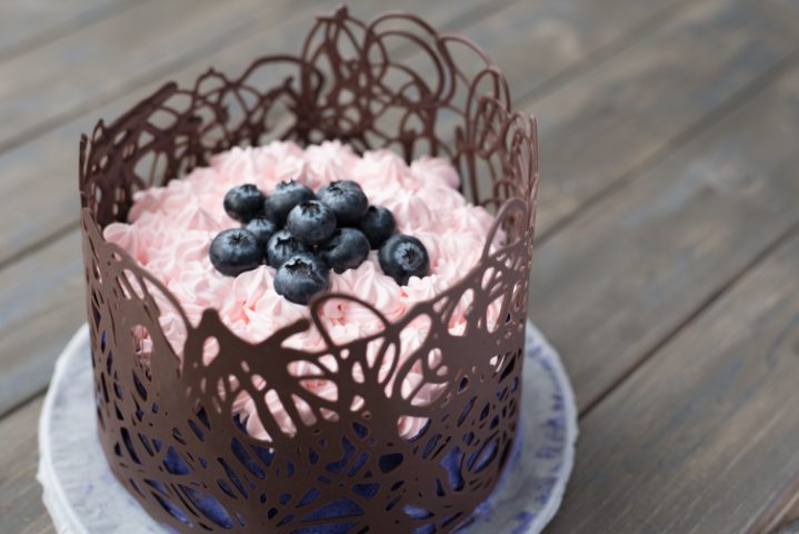 Come decorare una torta in modo semplice e veloce