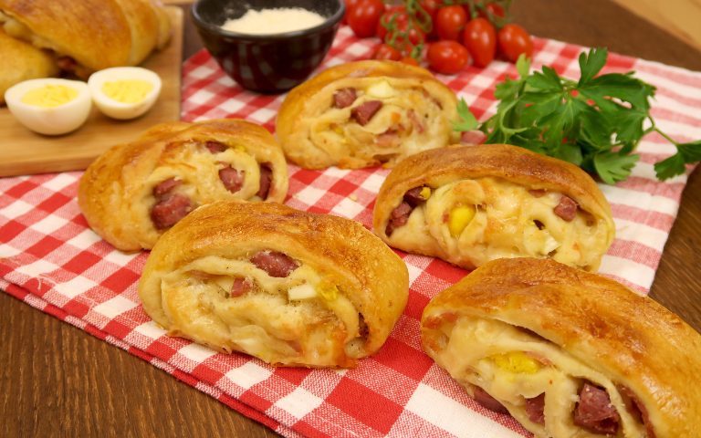 Neapolitan bread rolls: here’s how to make them at home by following ...