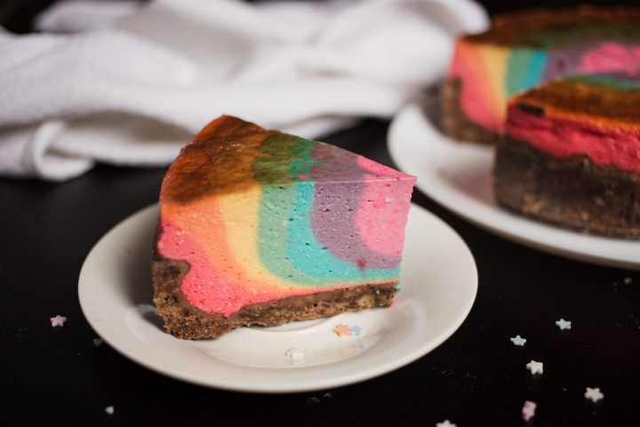 Cheesecake arcobaleno: colorata e super golosa