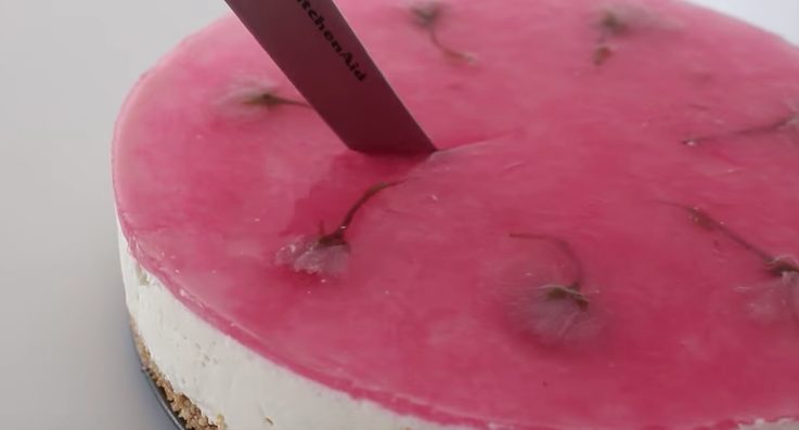 Sakura Cherry Blossom No-Bake Cheesecake: beautiful and tasty