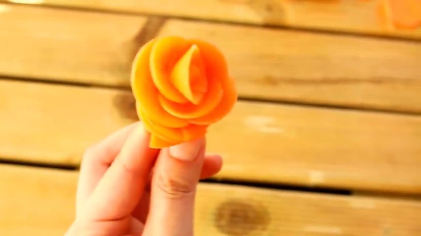 Art In Carrot Rose Flower: How To Make Nice Food Decorations