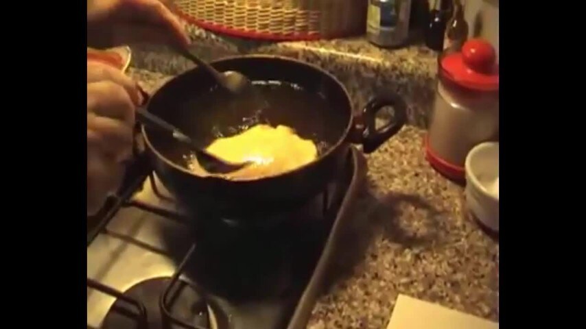 How to make stuffed fried pizzas in different ways