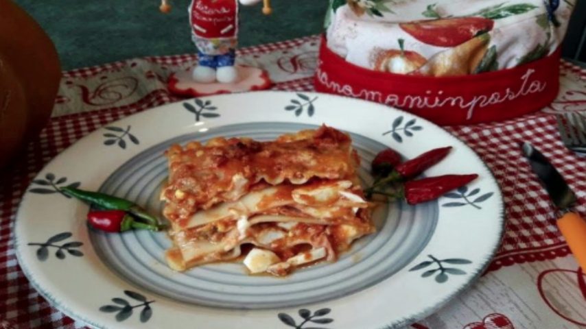 Lasagna tradizionale: il primo piatto della domenica ricco e saporito