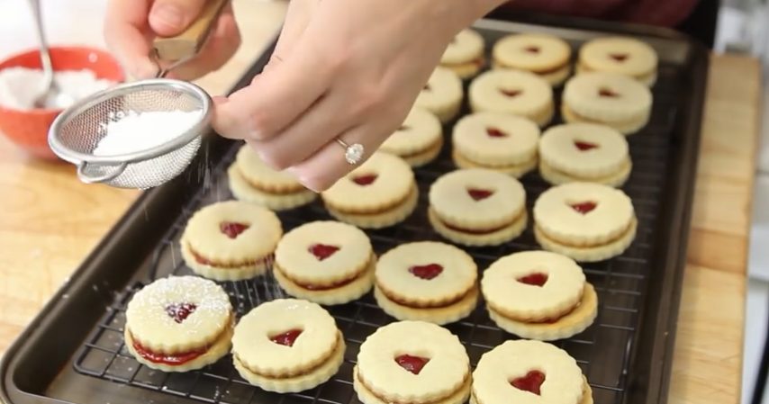 How to prepare linzer cookies: perfect anytime