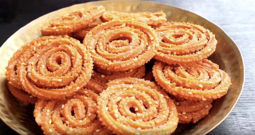 Tasty Tomato Chakli: ideal for your appetizer