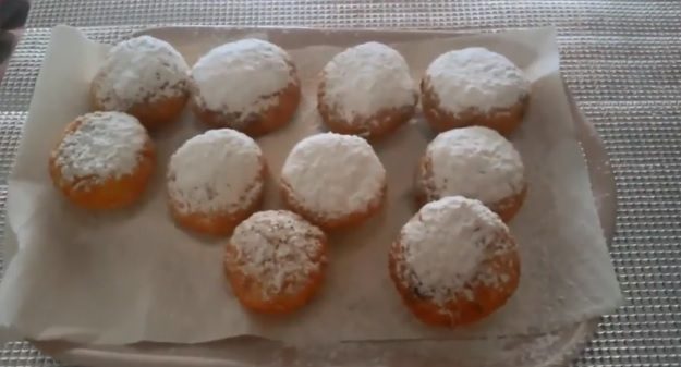 Sweet arancini balls with ricotta: yummy and amazing dessert