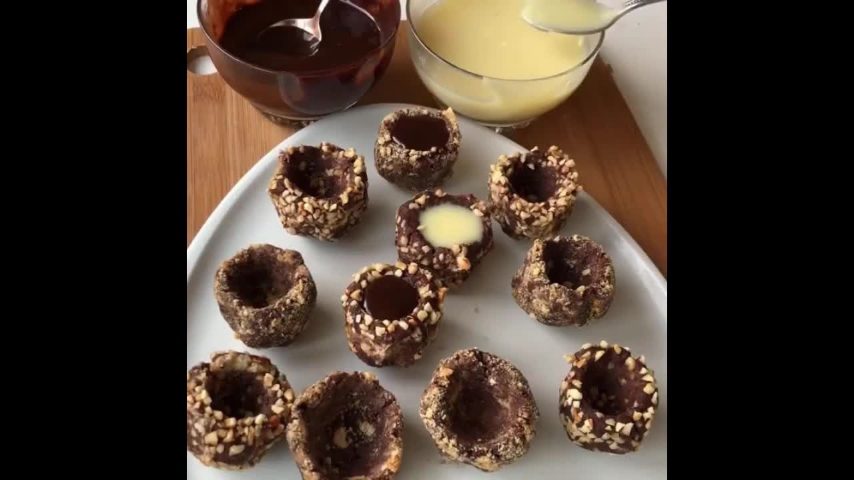 Crispy chocolate cups: an amazing idea to impress your guests
