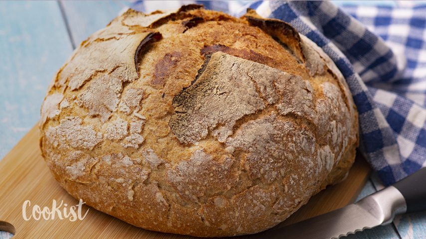 Bake bread in a pot: how to do it at home for a moist and delicious bread!
