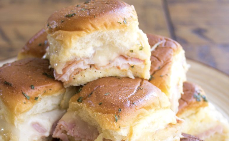 Ham and turkey club sliders: the quick recipe to enjoy a good meal