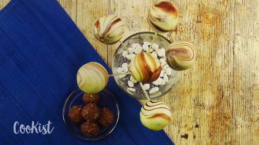 Deep-Fried chocolate pops: a few ingredients to make a delicious treat!