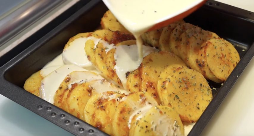 Baked spices potatoes: the secret to make them delicious