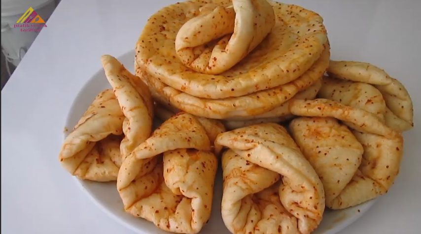 Turkish Bread: soft and thin bread with delicious parsley