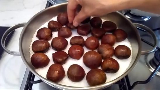 How to cook chestnuts with salt: the perfect method