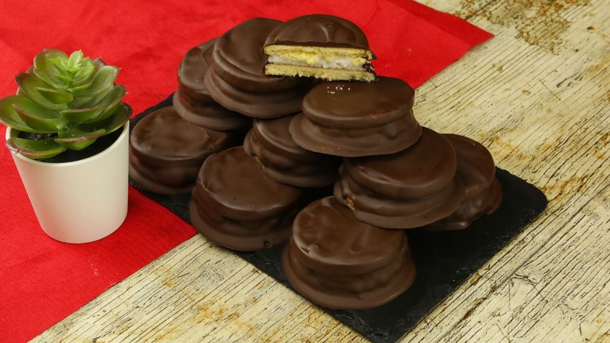 Homemade choco pie biscuits: the recipe step by step