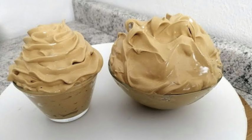 Coffee cream with three ingredients: fast, creamy and delicious