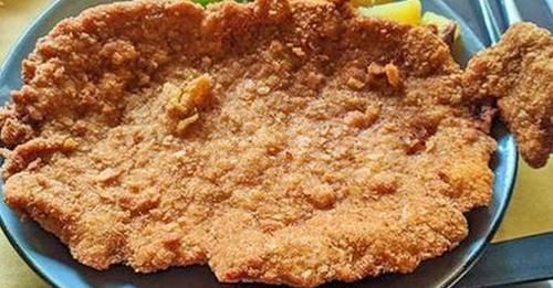Giant cutlet (schnitzel): how to make at home crispy and delicious!