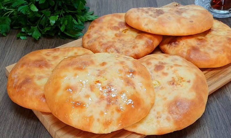 Focacce ripiene con patate e formaggio: la ricetta squisita da servire ...