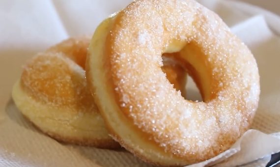 Mini fried donuts: the recipe to make them fluffy and delicious