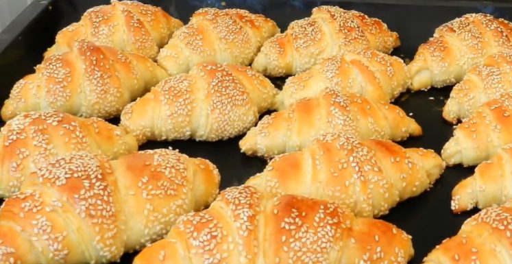 Sesame seed croissants: beautiful to see and so delicious