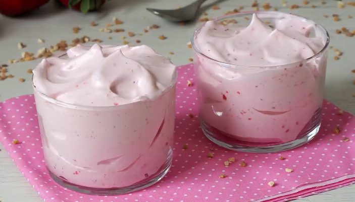 Strawberry cream: the easy and delicious recipe to try right now