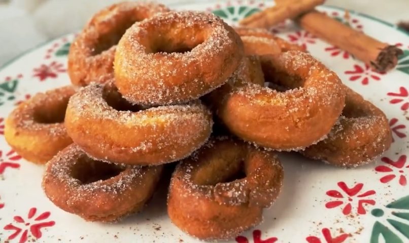 Fried mini donuts: the recipe to make them fluffy and tasty