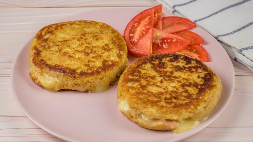 Potato burger: ready in a few minutes in a pan!