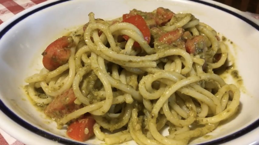 Spaghetti alla crudaiola: la ricetta del primo piatto saporito