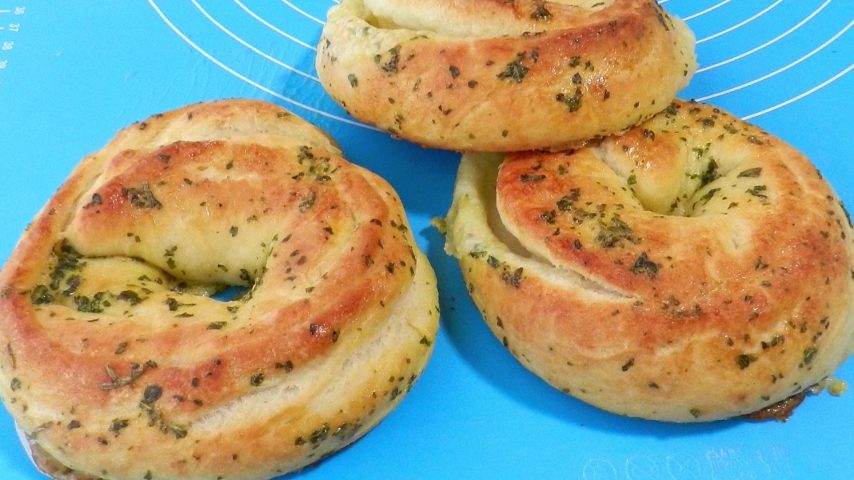 Garlic mozzarella ring bread: the original and tasty recipe