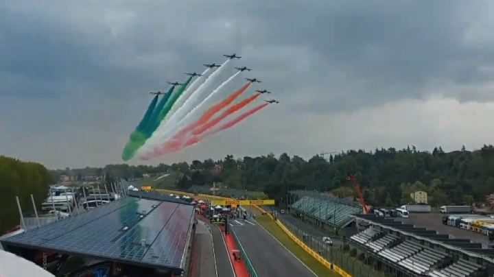 F1, lo spettacolo delle Frecce Tricolori sul circuito di Imola