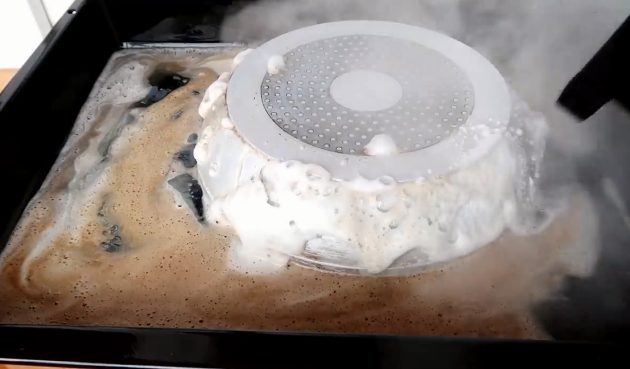 How to degrease and clean pan in natural way