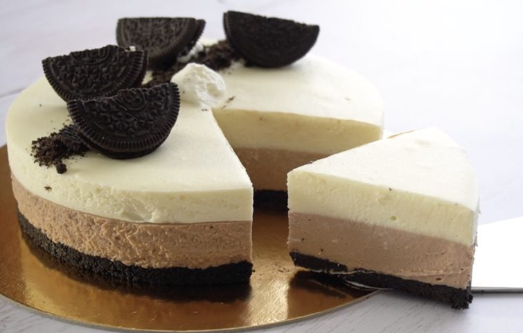 Double layers cheesecake: the creamy recipe to try right now