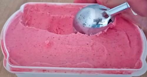 Red fruits ice cream: the delicious recipe to prepare at home