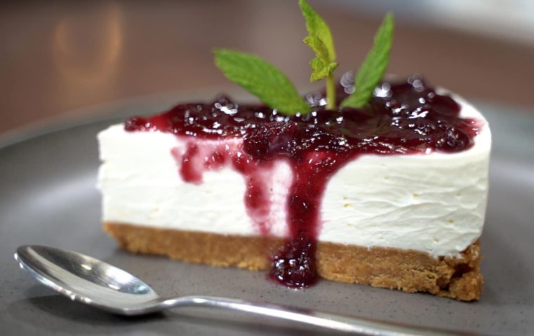 Classic cheesecake with jam: the creamy and tasty recipe