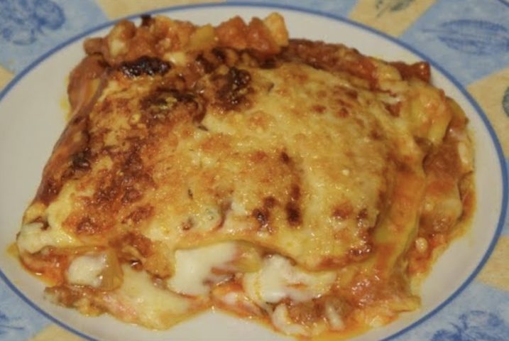 Lasagna al ragù: la ricetta del primo piatto che tutti adorano