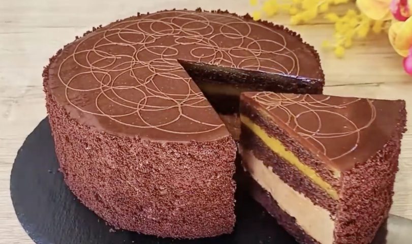 Double cream chocolate cake: the delicious and irresistible recipe