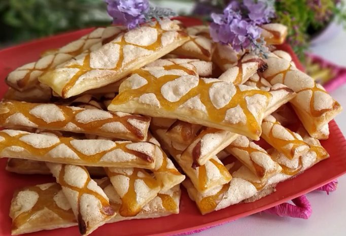 Puff pastry frosted bars: the quick and delicious dessert ready in a ...