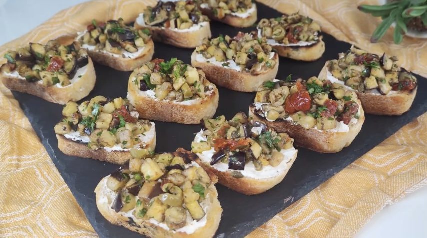 Eggplant bread tarts: the recipe for a quick and tasty appetizer