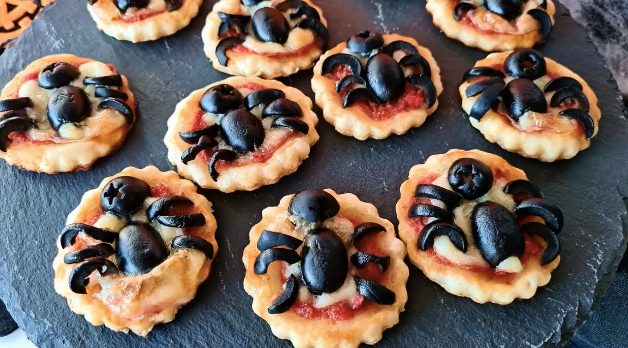 Spider tarts: the easy recipe for a spooky appetizer