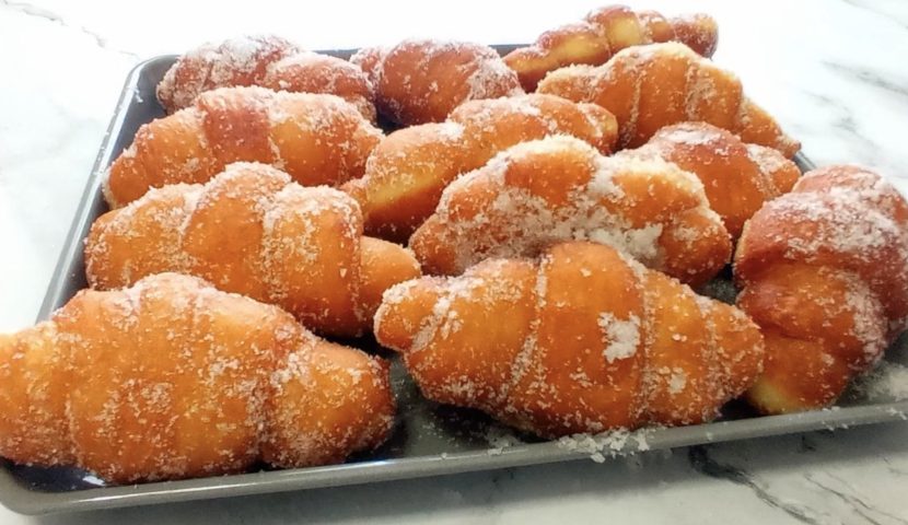 Fried croissants: the recipe to make them super soft and delicious