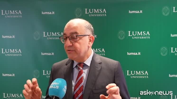 Bruni: ripensare il paradigma dell'impresa, meno animale più albero